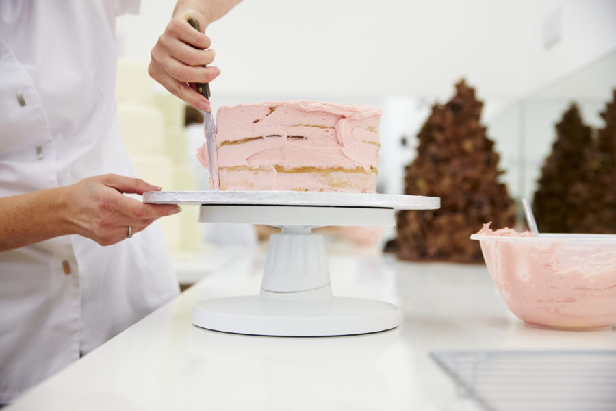 A Beginner's Guide to Cake Decorating (with Infographic) - Escoffier Online